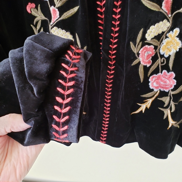 Anna Cai | Tops | Anna Cai Black Velour Floral Jacket | Poshmark
